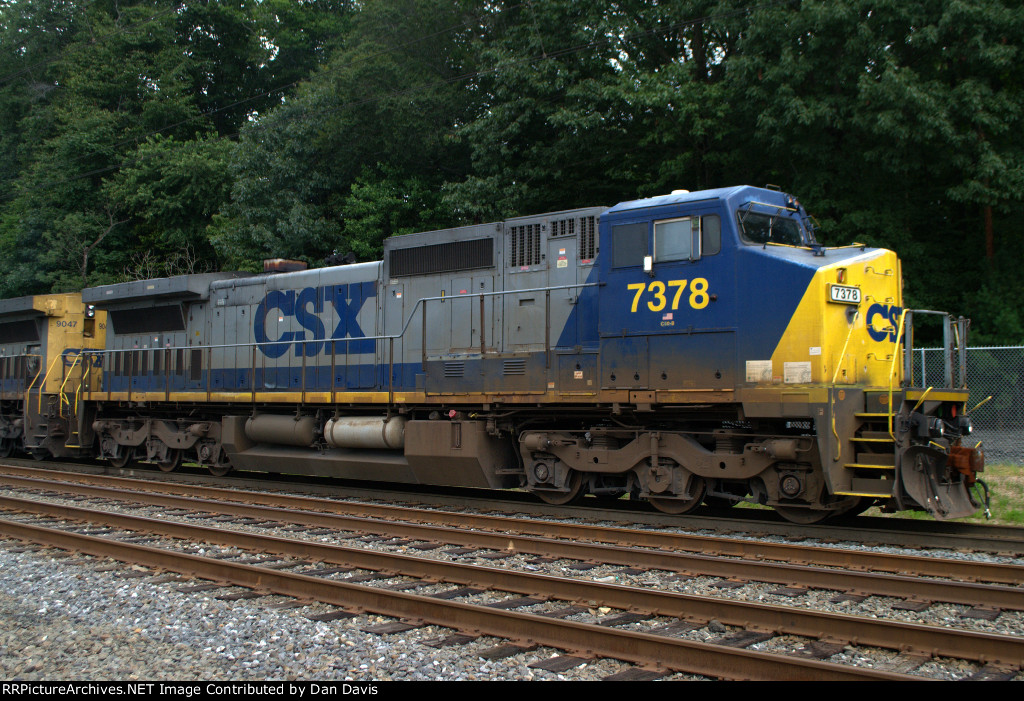 CSX C40-8W 7378 is the trailing unit on Q418-13